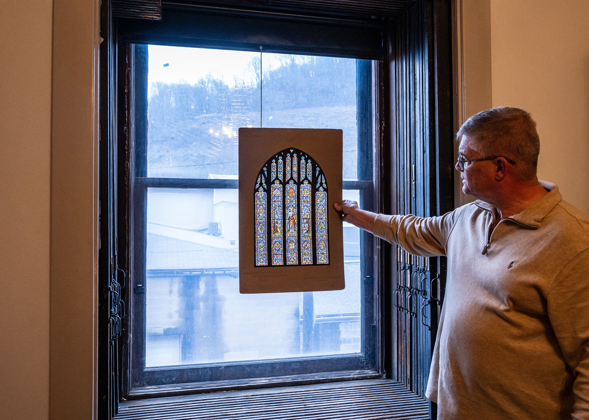 Bringing stained glass in Pittsburgh-area historic houses of worship ...